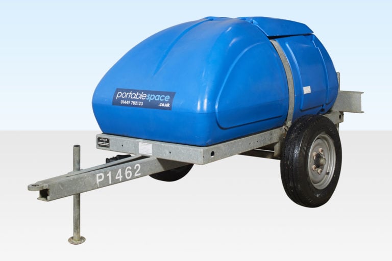 Site towable water bowser