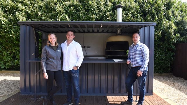 Flat Pack Food & Drink Kiosk at Suffolk Pub - Portable Space